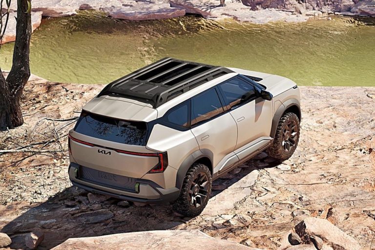 Hongqi SUV with solid-state battery charges in 5 minutes